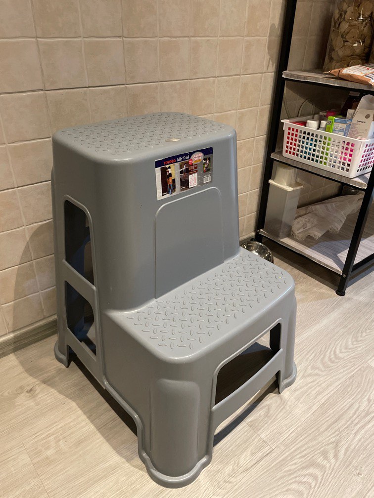 Step stool, Furniture & Home Living, Furniture, Chairs on Carousell