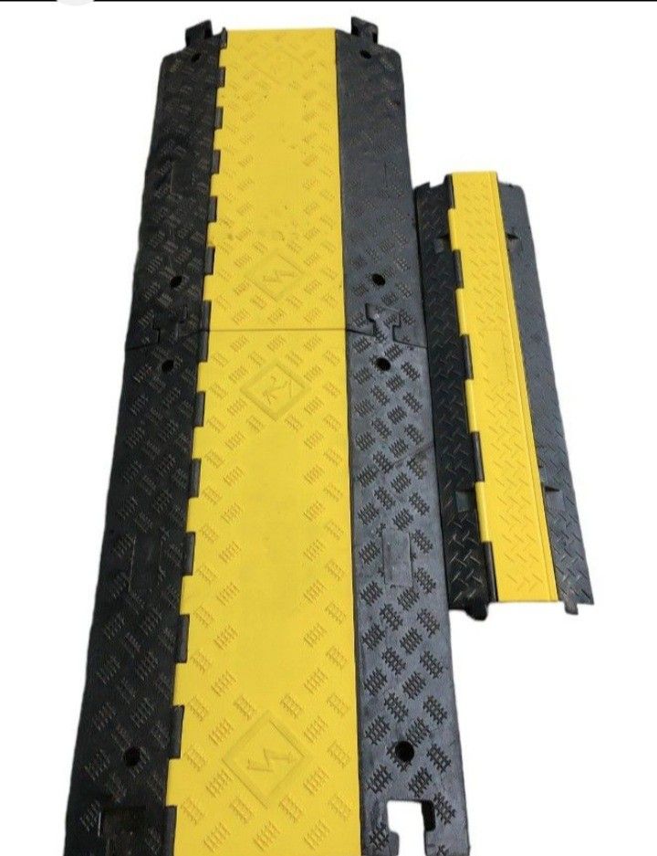 Super Heavy Duty 3/2 Channel Cable Protector Ramp Guard Rubber Top ...