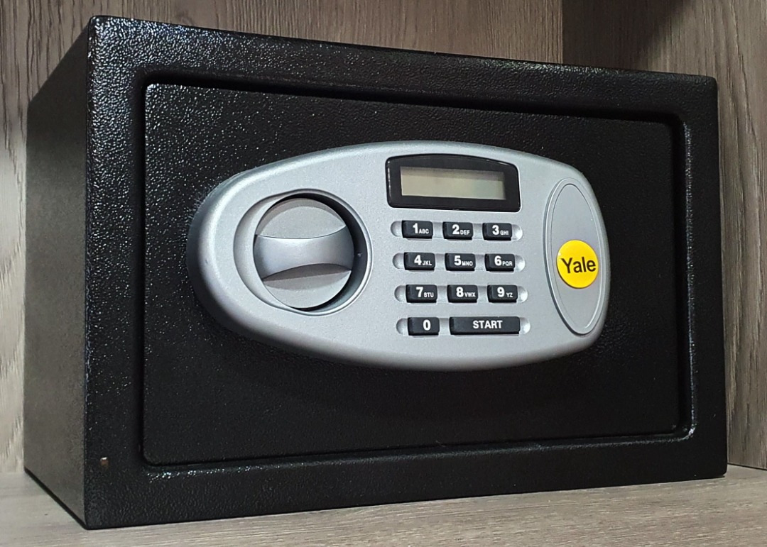 Yale YSS/200 Digital Safe, Furniture & Home Living, Security & Locks ...