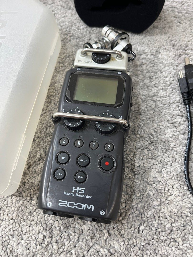 Zoom H5 Handy Recorder, Audio, Voice Recorders on Carousell