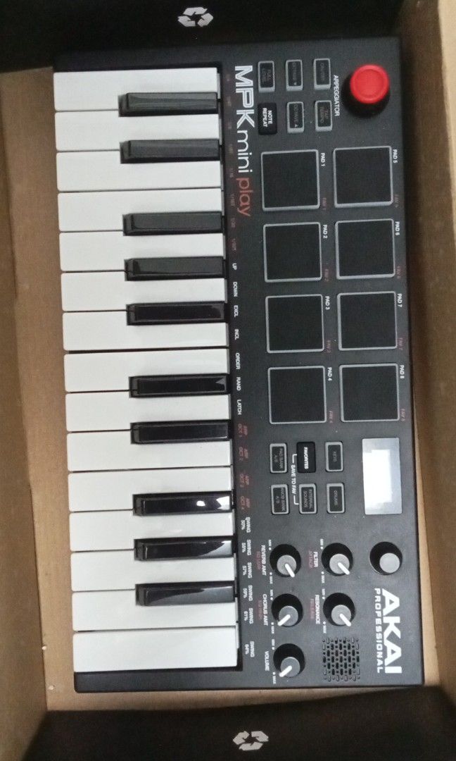 Akai MPK mini Play, Audio, Portable Music Players on Carousell