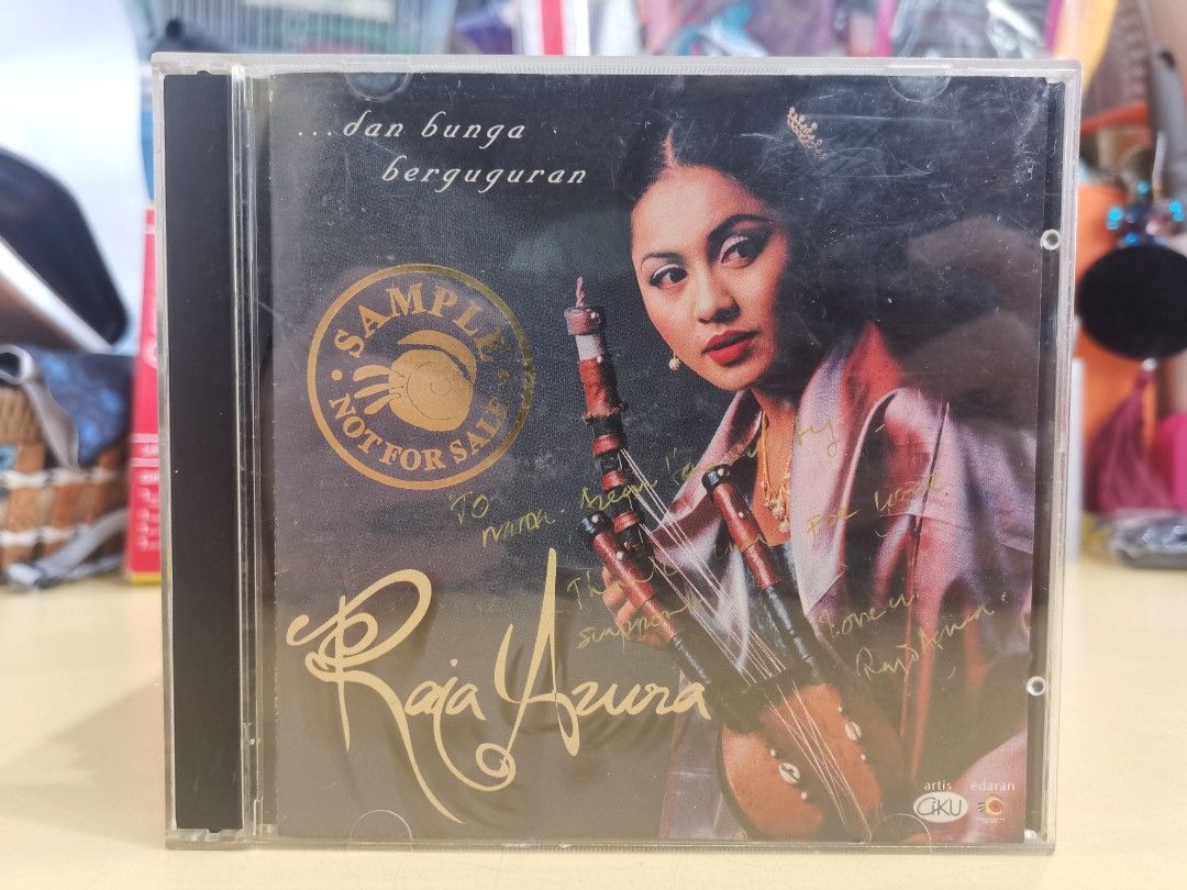 (CD) RAJA AZURA ...dan bunga berguguran, Hobbies & Toys, Music & Media ...