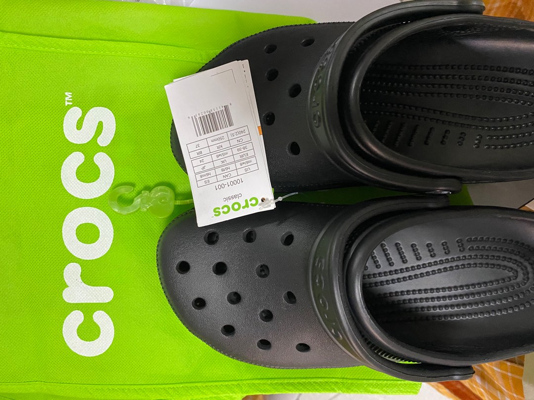 CROCS BLACK ON-HAND M6 W8, Men's Fashion, Footwear, Casual Shoes on ...