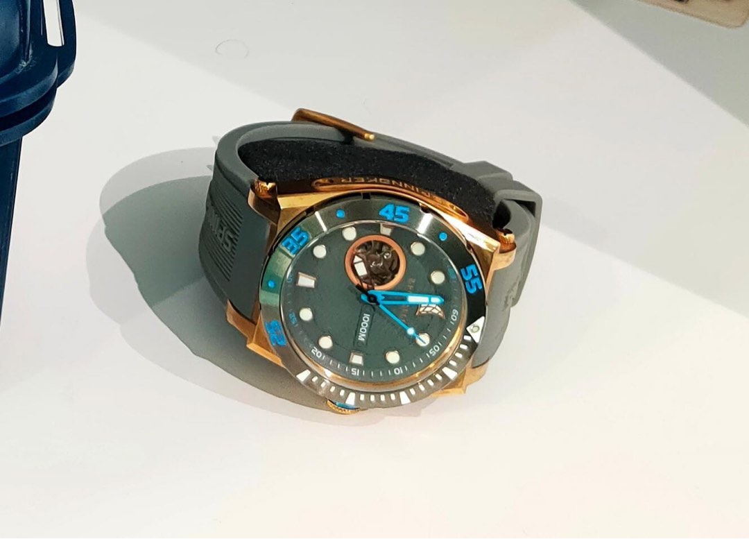 Diving watch, Men's Fashion, Watches & Accessories, Watches on Carousell