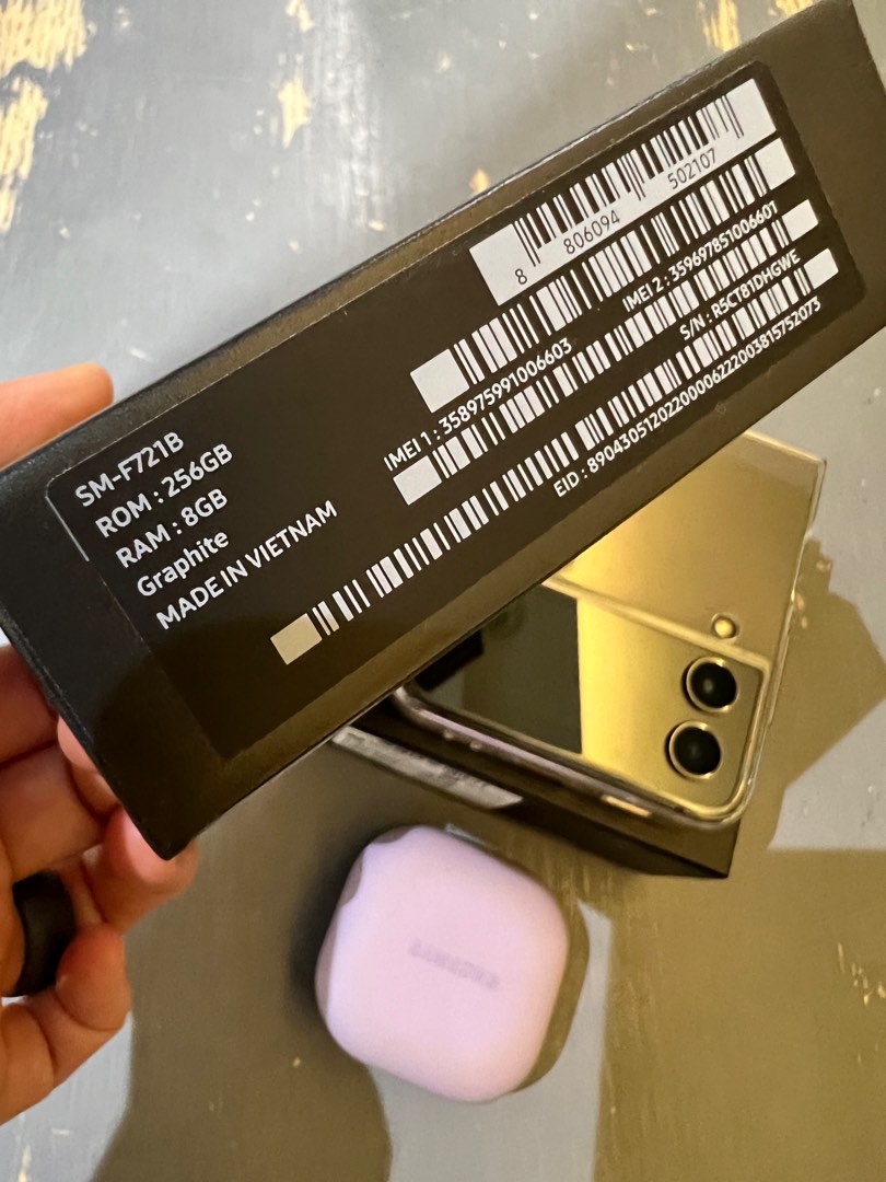 Flip 4 256g, Mobile Phones & Gadgets, Mobile Phones, Android Phones, Samsung on Carousell