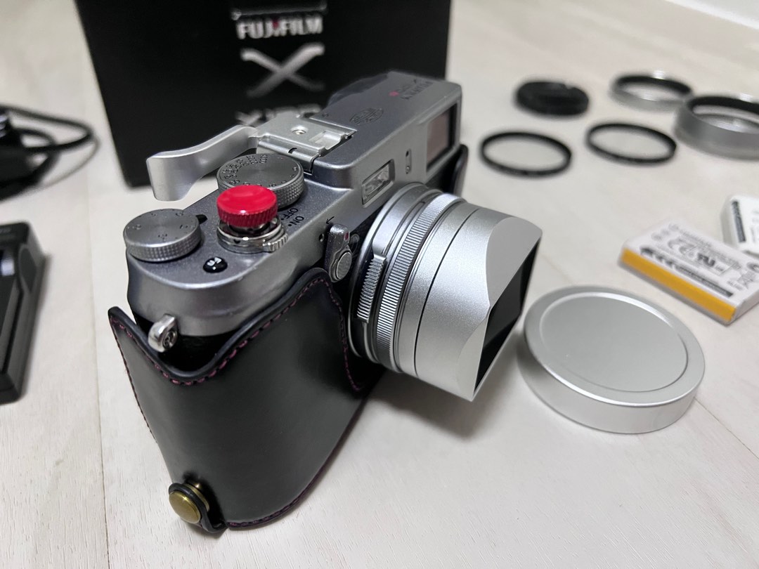 Fujifilm X100S rangefinder mirrorless camera (similar to x100 x100f x100v x100t fuji ...