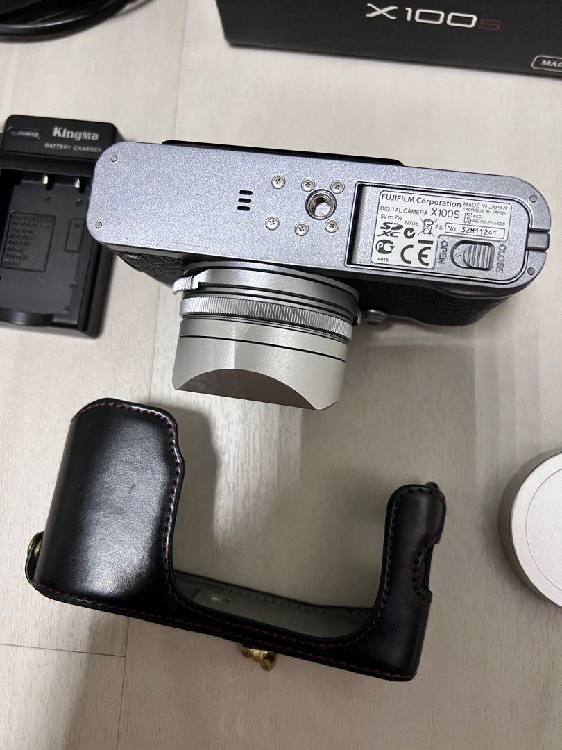 Fujifilm X100S rangefinder mirrorless camera (similar to x100 x100f x100v x100t fuji ...