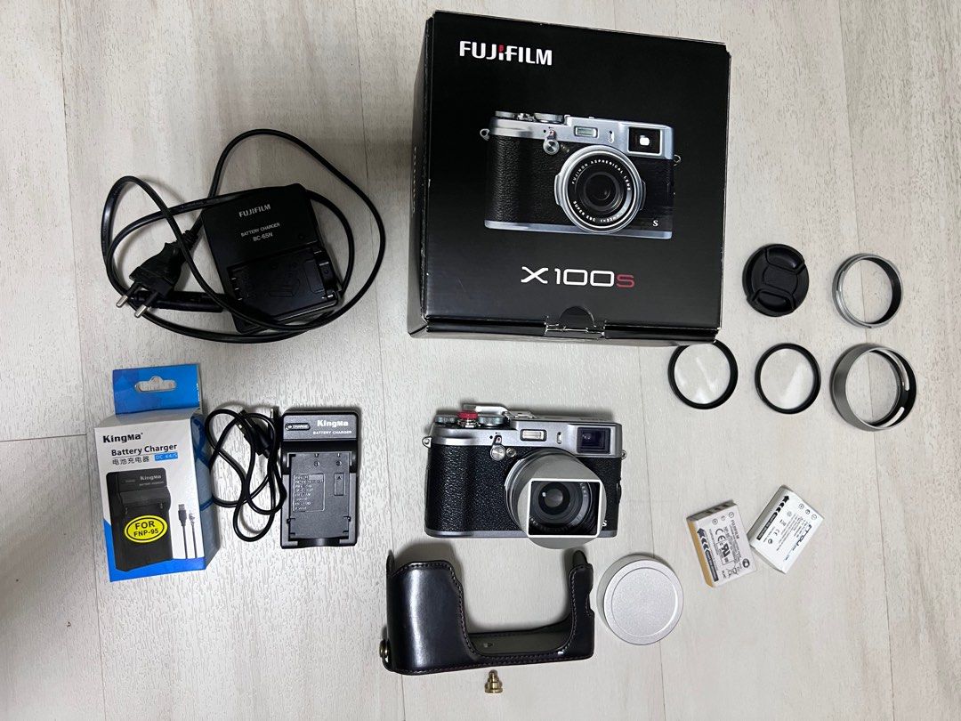 Fujifilm X100S rangefinder mirrorless camera (similar to x100 x100f x100v x100t fuji ...