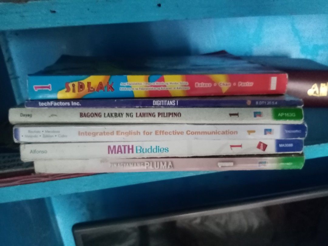 Grade 1 books, Announcements on Carousell