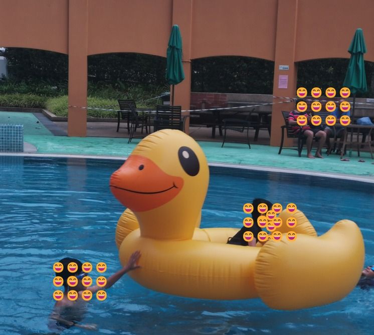 Intex Mega Yellow Duck, Inflatable Island, 87" X 87" X 48", Hobbies ...