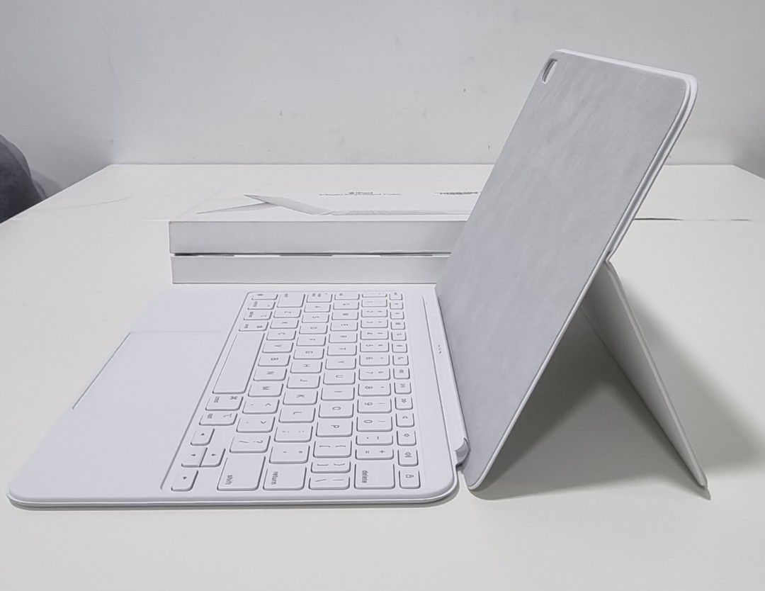 IPad Apple Magic Keyboard 10thGen, Computers & Tech, Parts ...