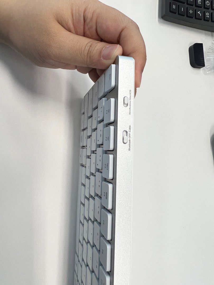 KeyChron R1 The Thinnest Mechanical Keyboard (100 keys), Computers ...