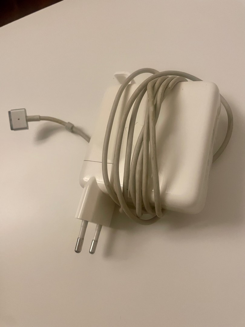 Macbook Charger 2013, Model A1424, 85W (2 pin plug), Computers & Tech ...