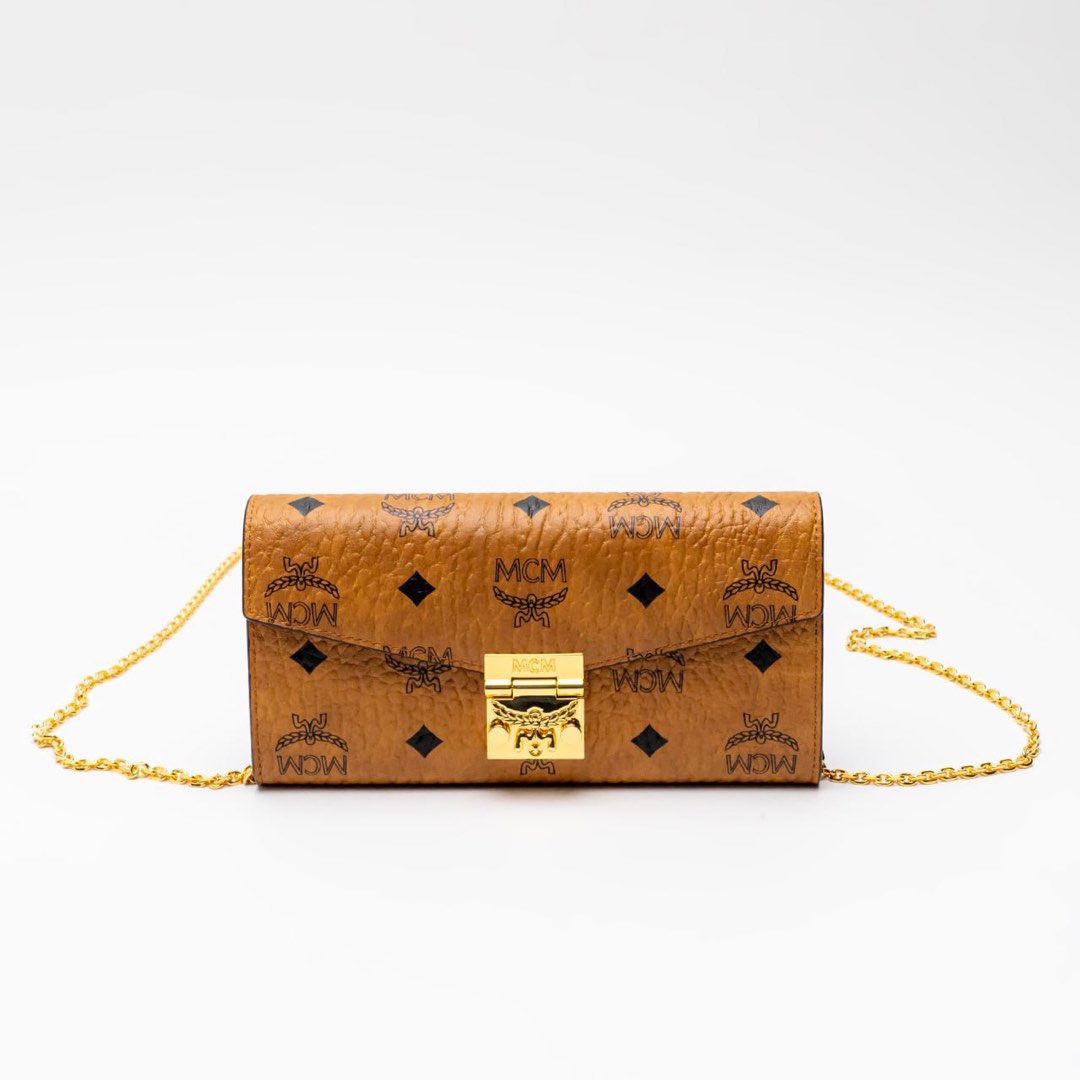 mcm wallet on chain in visetos, Barang Mewah, Tas & Dompet di Carousell