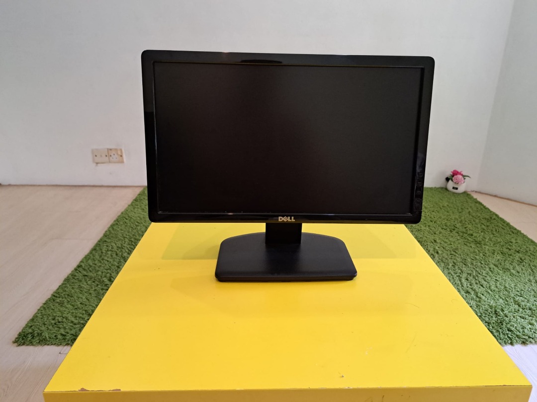 Move Out sale...Dell IN1930F Widescreen Monitor 18.5 inch...Must Go ...
