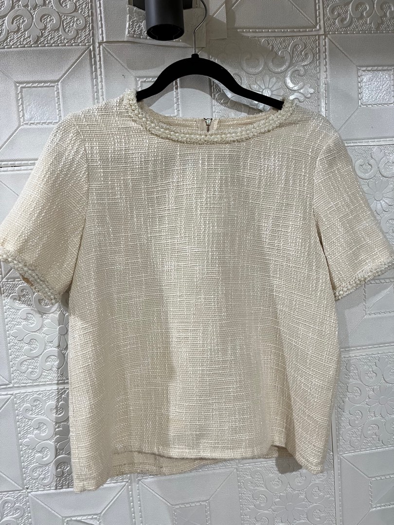 Paper Doll White Blouse, Women's Fashion, Tops, Blouses on Carousell