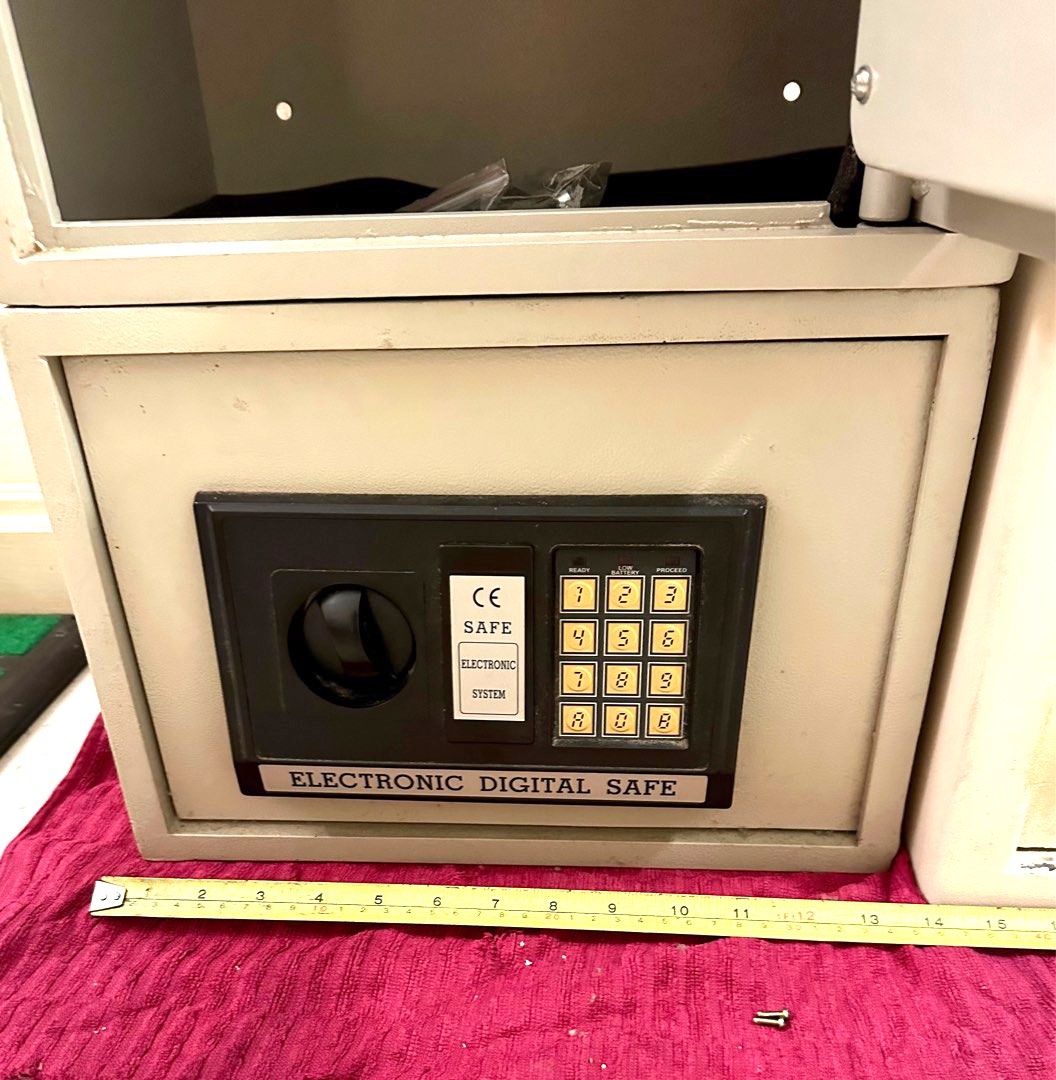 Safe Box, Furniture & Home Living, Security & Locks, Safe on Carousell