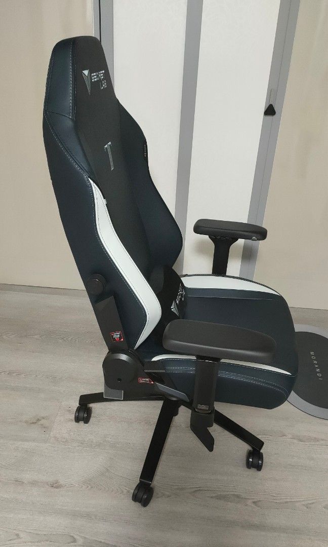 Secret Lab chair, Furniture & Home Living, Furniture, Chairs on Carousell
