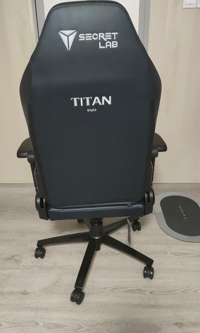 Secret Lab chair, Furniture & Home Living, Furniture, Chairs on Carousell