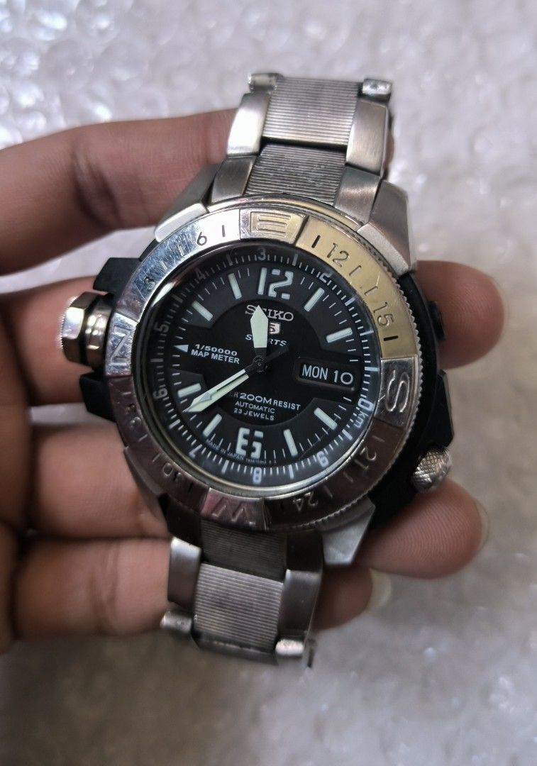 Seiko 5 Sports Map Meter, Men's Fashion, Watches & Accessories, Watches ...