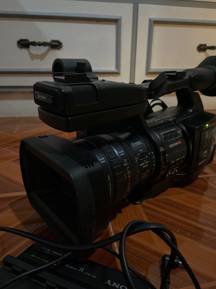 Sony EX 1R broadcast cam, Photography, Video Cameras on Carousell