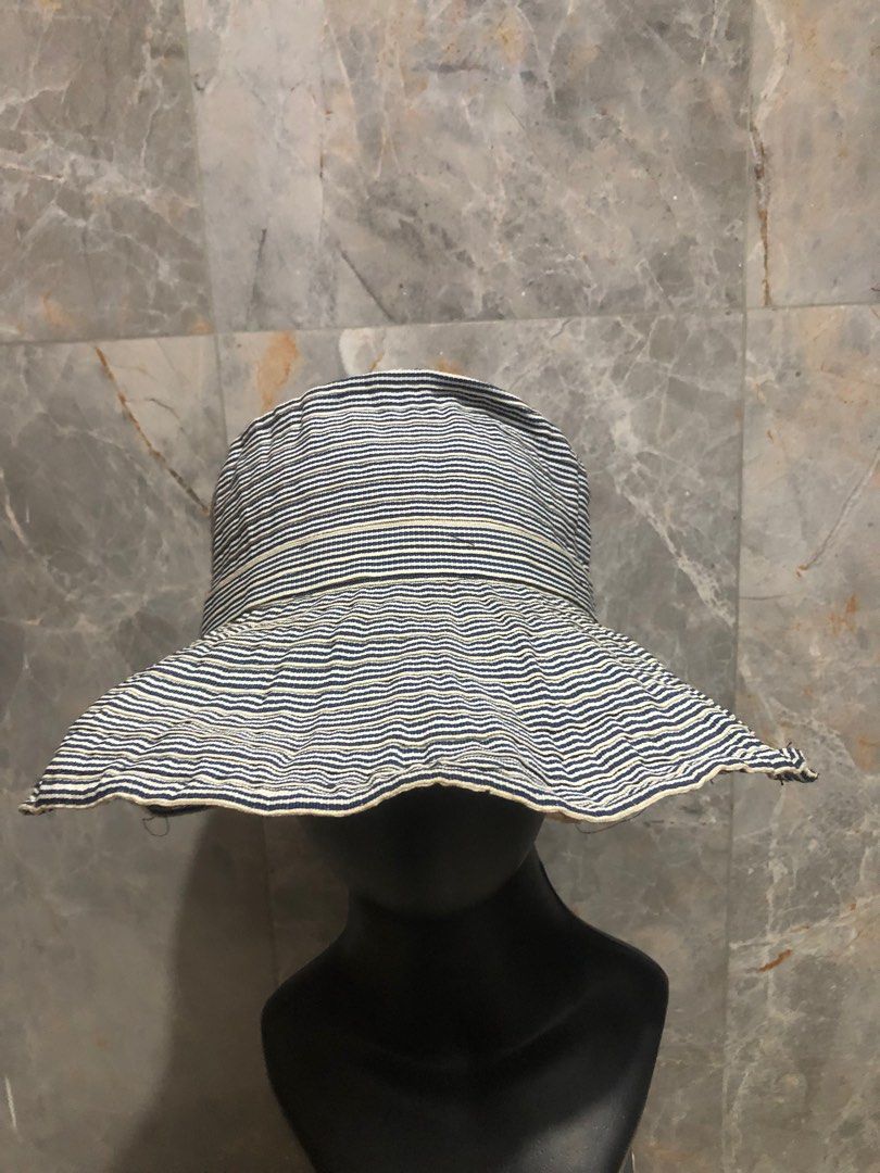 Topi pantai block bunga, Fesyen Pria, Aksesoris, Topi di Carousell