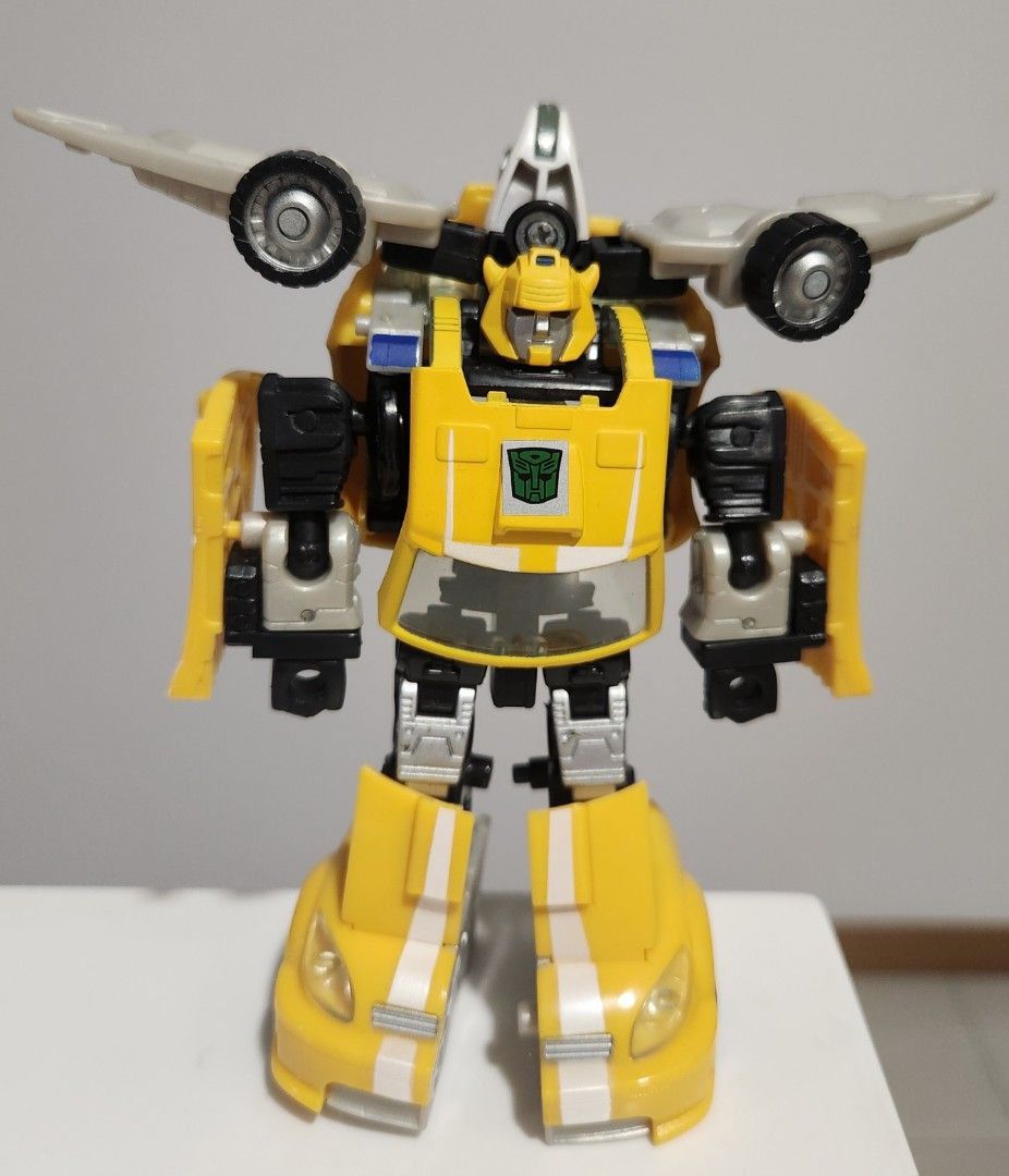 Transformers Classics Bumblebee, Hobbies & Toys, Toys & Games on Carousell