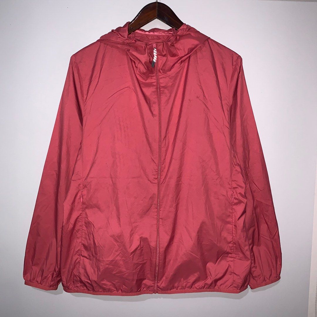 Uniqlo jaket saku parka ringan / uniqlo running jacket / jaket olahraga ...