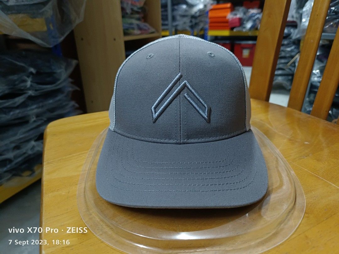 Vintage cap sig sauer, Men's Fashion, Watches & Accessories, Cap & Hats ...