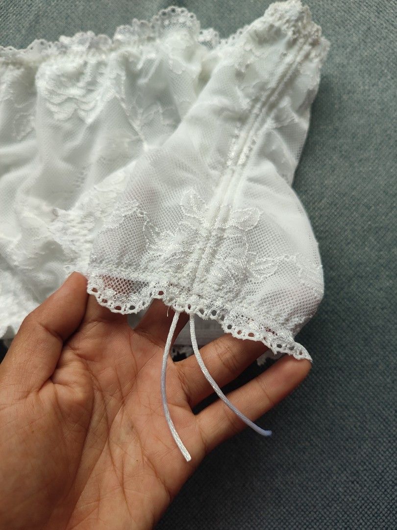 wacoal white lace tube top, Women's Fashion, Tops, Others Tops on Carousell