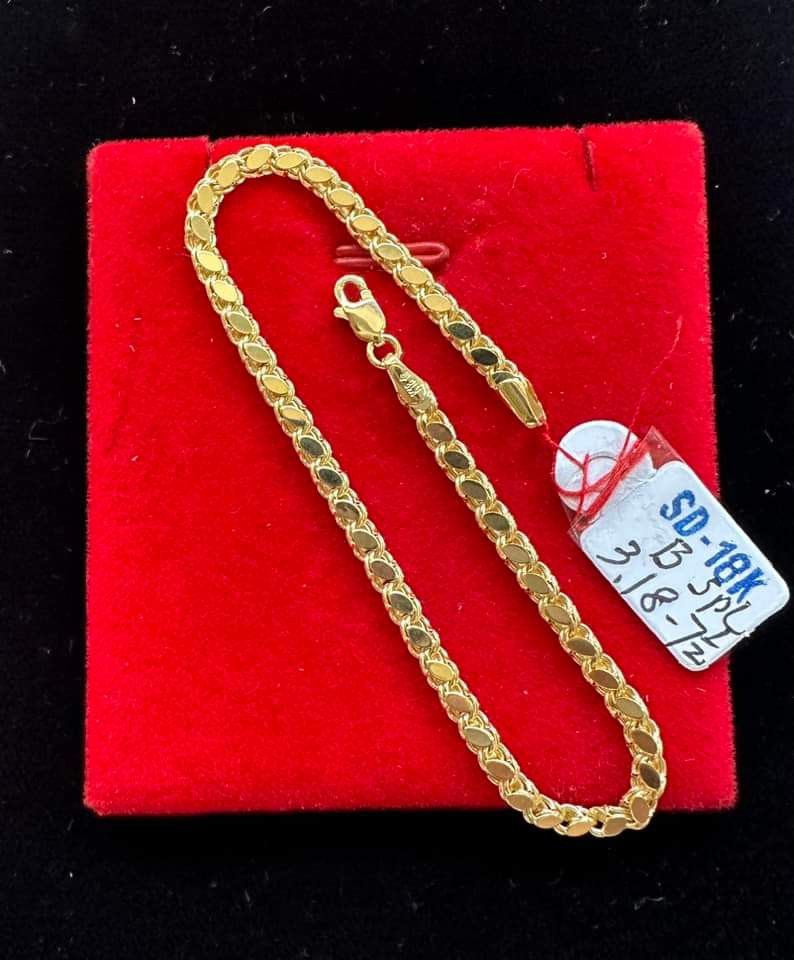 18K Saudi Gold Damascus bracelet, Women's Fashion, Jewelry & Organizers ...