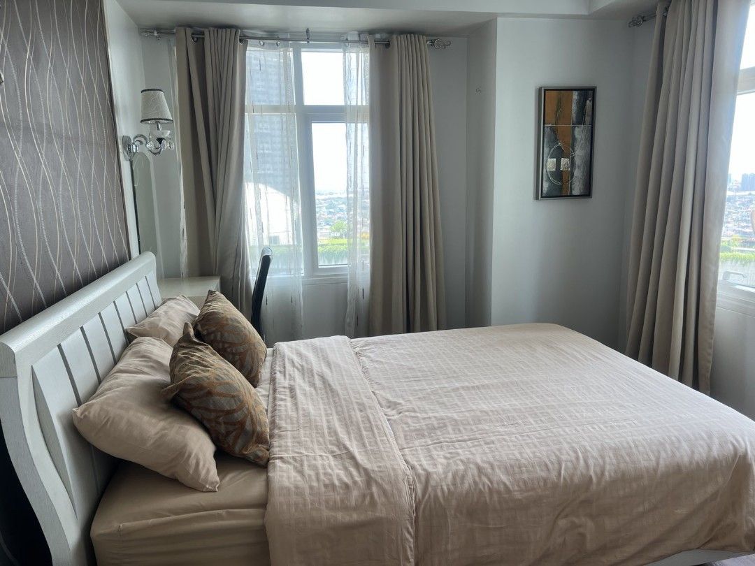 2BR 90sqm Aston Tower Two Serendra Mckinley Parkway BGC, fully ...