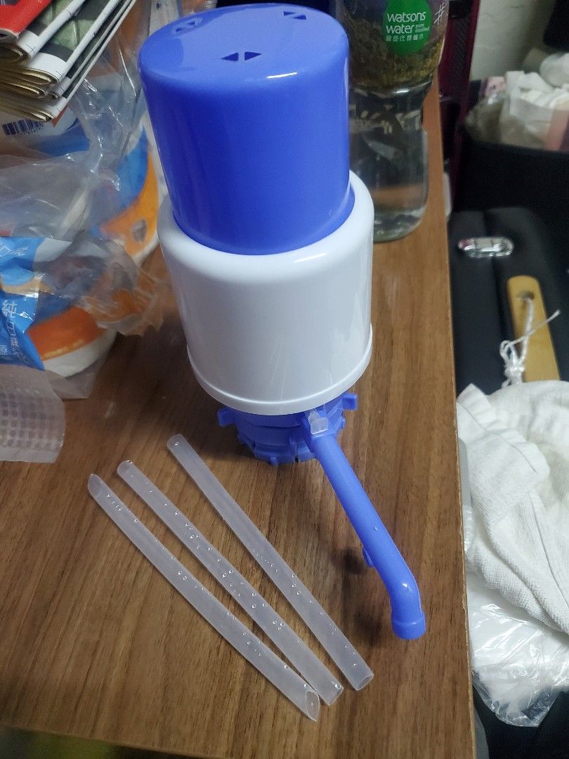 手動水泵 飲水機 Manual Drinking Water Bump, 傢俬＆家居, 廚具和餐具, 其他廚具和餐具 - Carousell