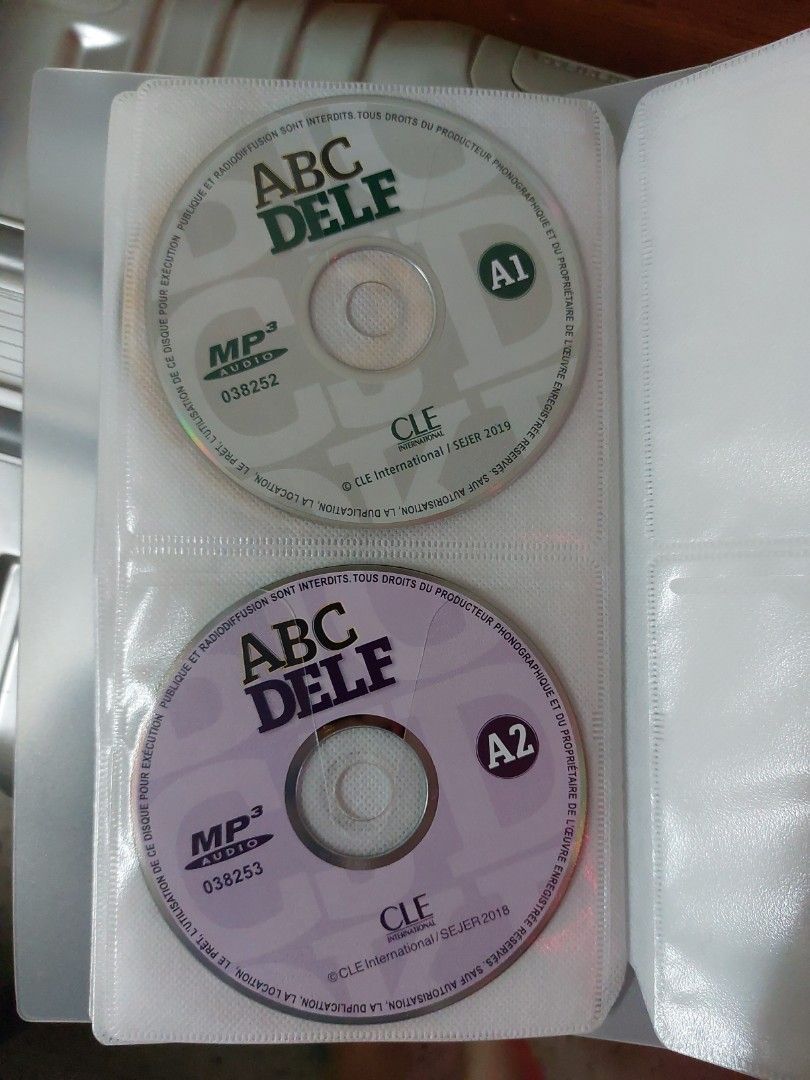 法文 ABC Delf A1 ＆A2, 興趣及遊戲, 書本 & 文具, 書本及雜誌 - 補充練習 - Carousell