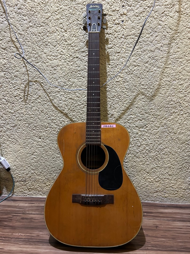 Aria&Co. Acoustic guitar on Carousell