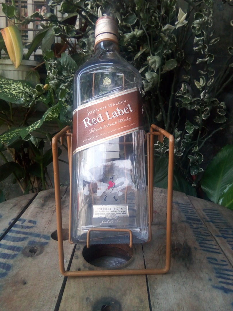 Collectible JW Red Label Empty Bottle w/ Metal Cradle Holder (Jumbo/3L ...