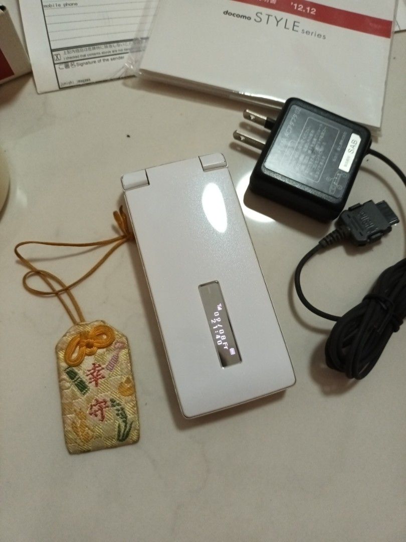 Docomo Japanese flip phone SH-03E Sharp nt android samsung, Mobile ...