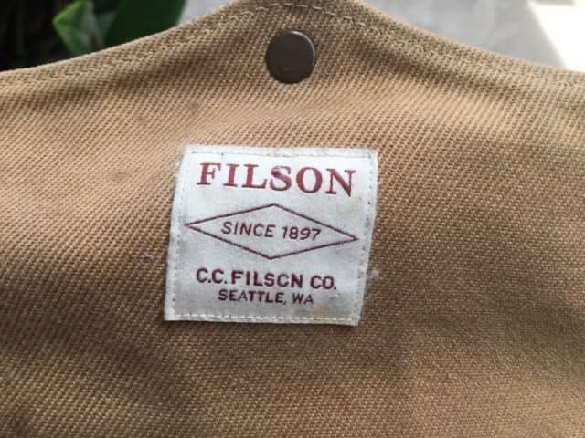 Filson 256 Original Briefcase, Men's Fashion, Bags, Briefcases on Carousell