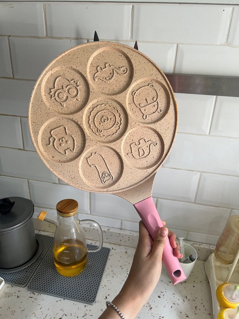 Fun pancake pan animals pink, TV & Home Appliances, Kitchen Appliances ...