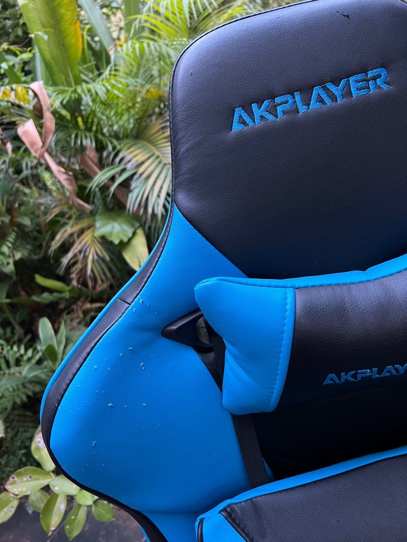 Gaming Chair, Furniture & Home Living, Furniture, Chairs on Carousell