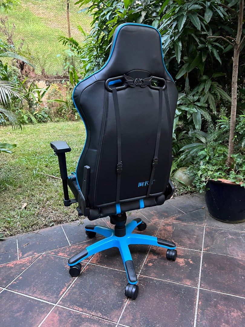 Gaming Chair, Furniture & Home Living, Furniture, Chairs on Carousell