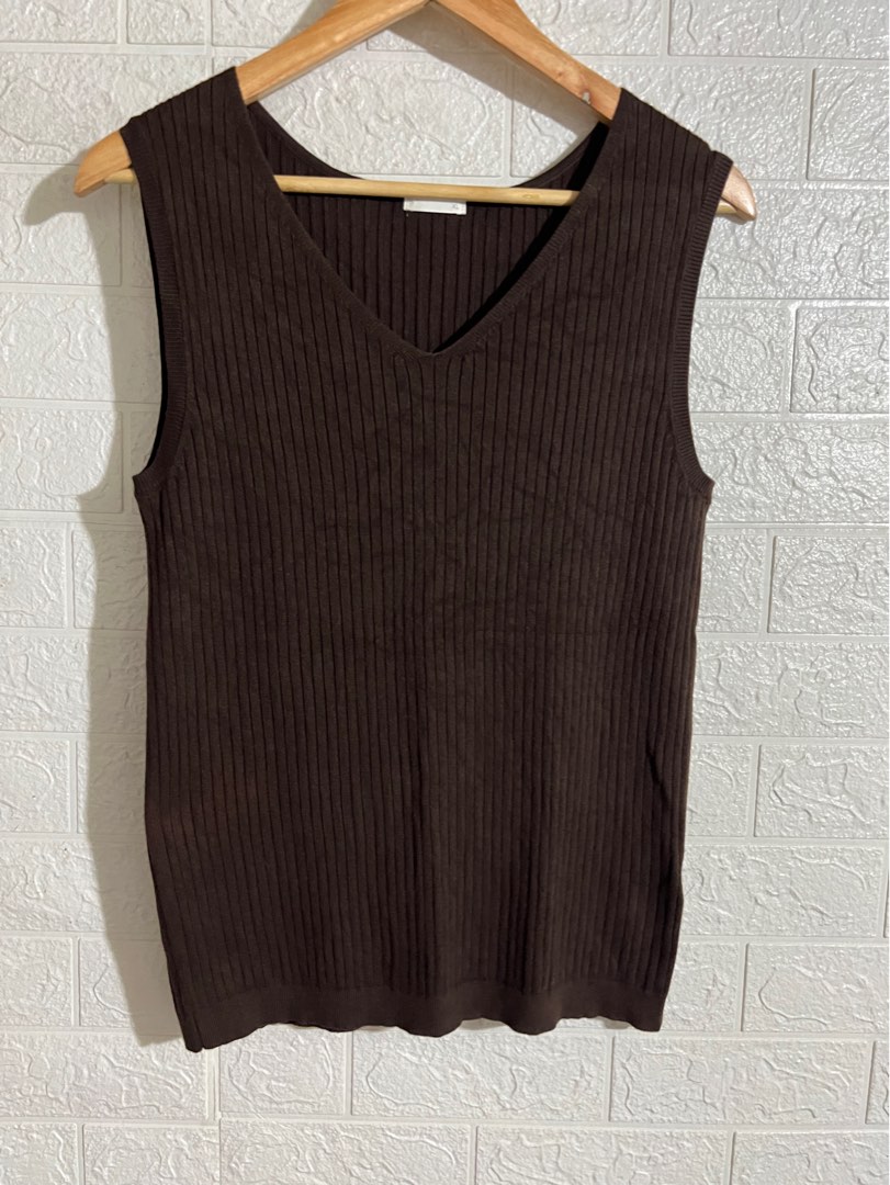 GU by UNIQLO Ribbed Knit Vest (V-neck), Women's Fashion, Tops ...