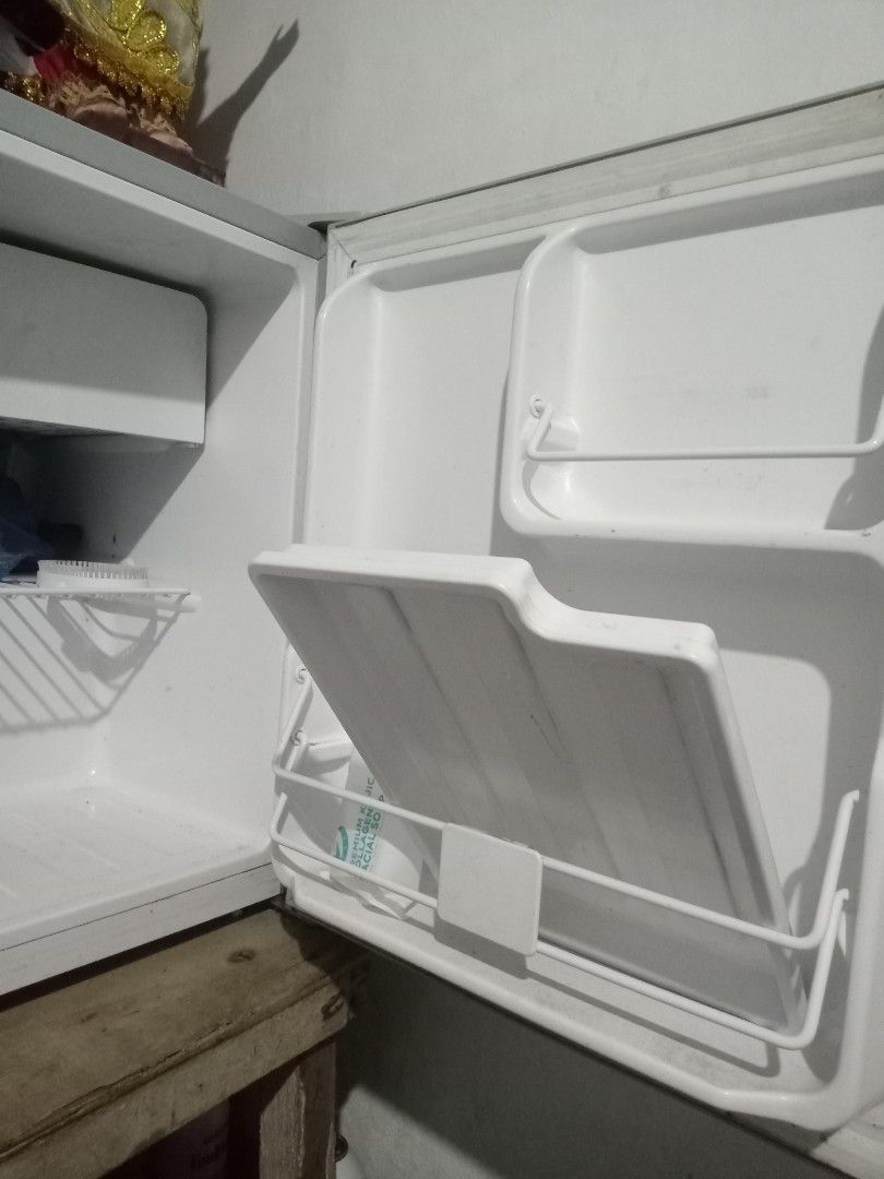 Hanabishi small ref, TV & Home Appliances, Kitchen Appliances ...