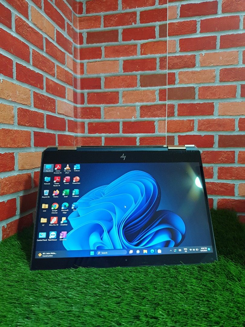 Hp Specter X360 Royal Blue Colour Core i7 8th Gen 16GB Ram 256GB SSD ...