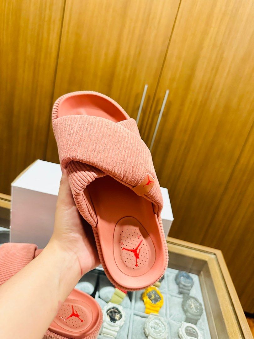 Jordan Slipper, Women's Fashion, Footwear, Slippers and slides on Carousell