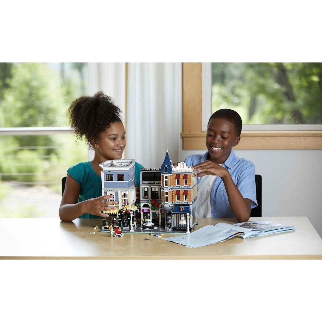LEGO Creator Expert 10255 Assembly Square (4002 Pieces), Hobbies & Toys, Toys & Games on Carousell