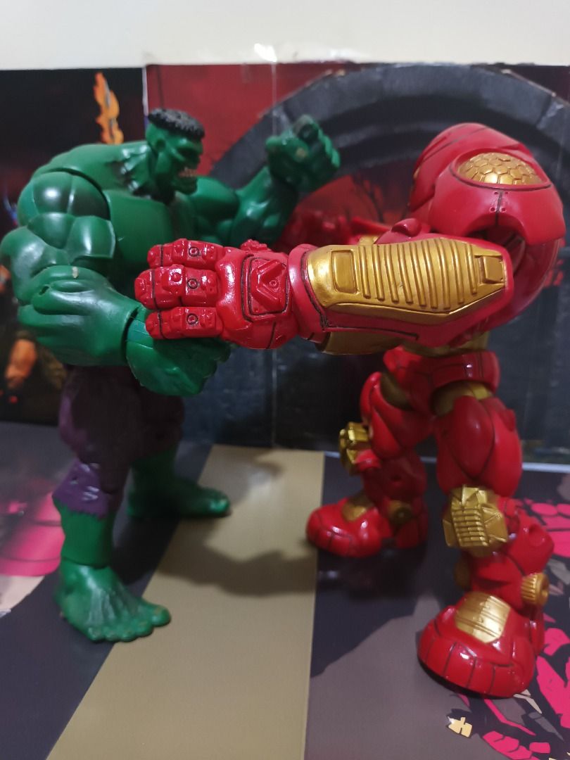 marvel legends toybiz hulk vs hulkbuster, 興趣及遊戲, 玩具 & 遊戲類 - Carousell