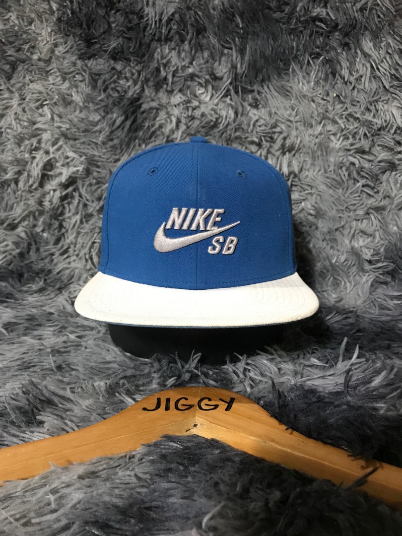 Nike SB two tone Snapback, Men's Fashion, Watches & Accessories, Caps ...