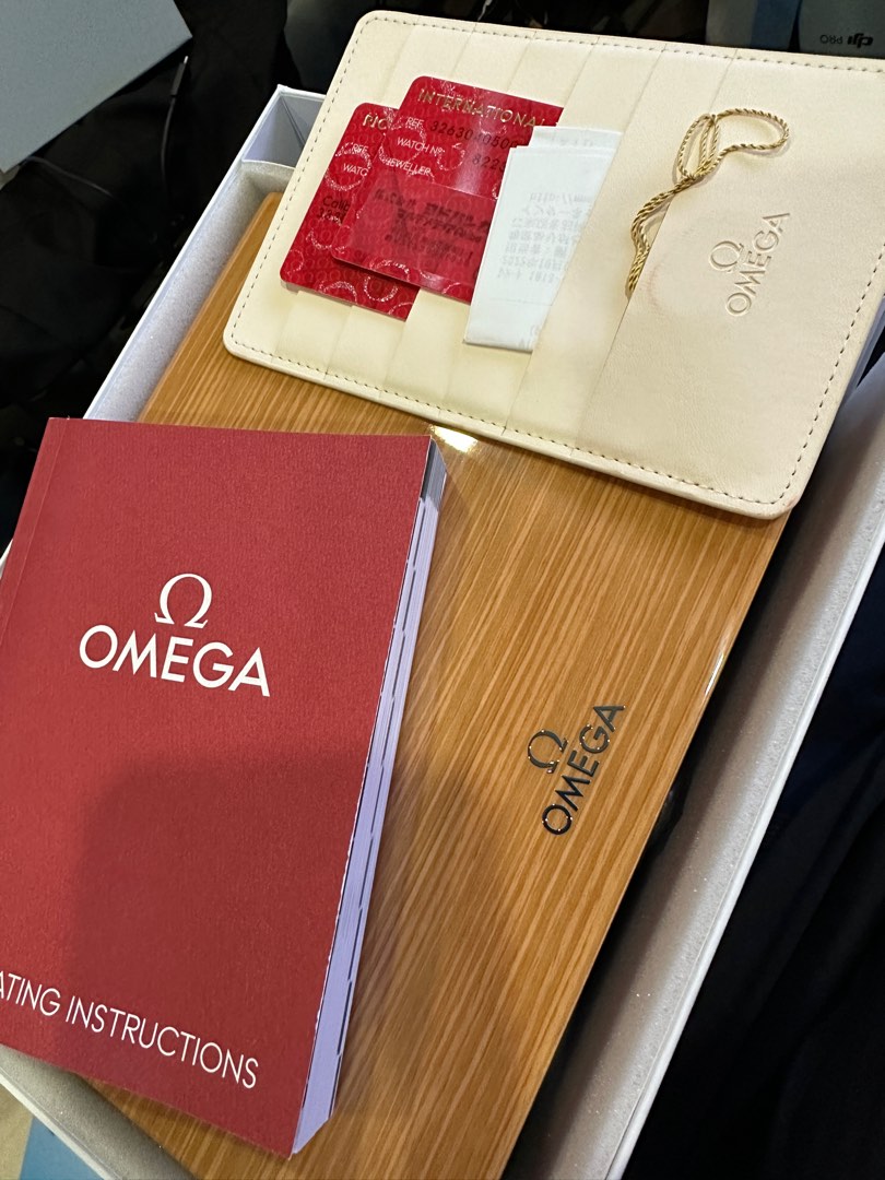 Omega Speedmaster Reverse Panda 40mm (Year: 2000), Luxury, Watches on ...