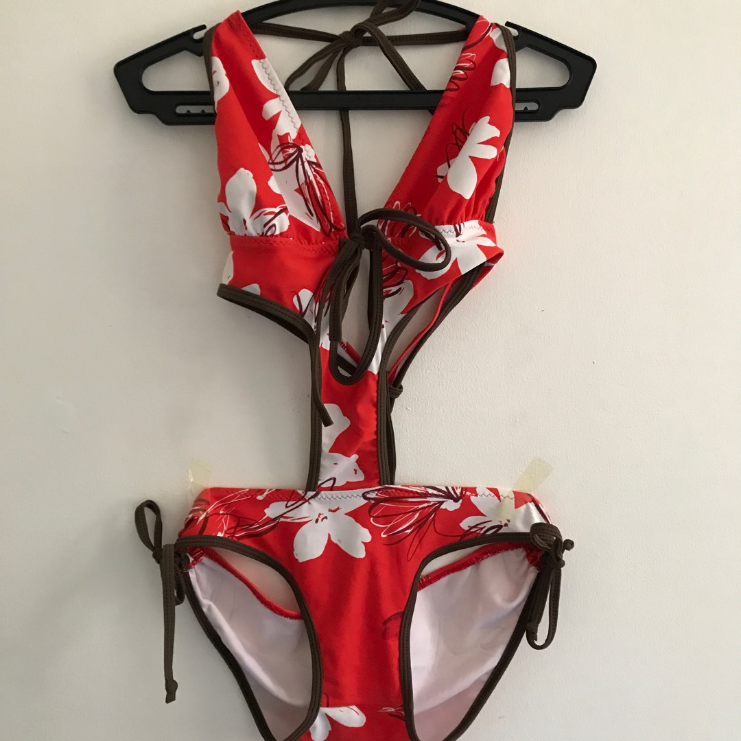 One piece bikini set, Women's Fashion, Swimwear, Bikinis & Swimsuits on Carousell